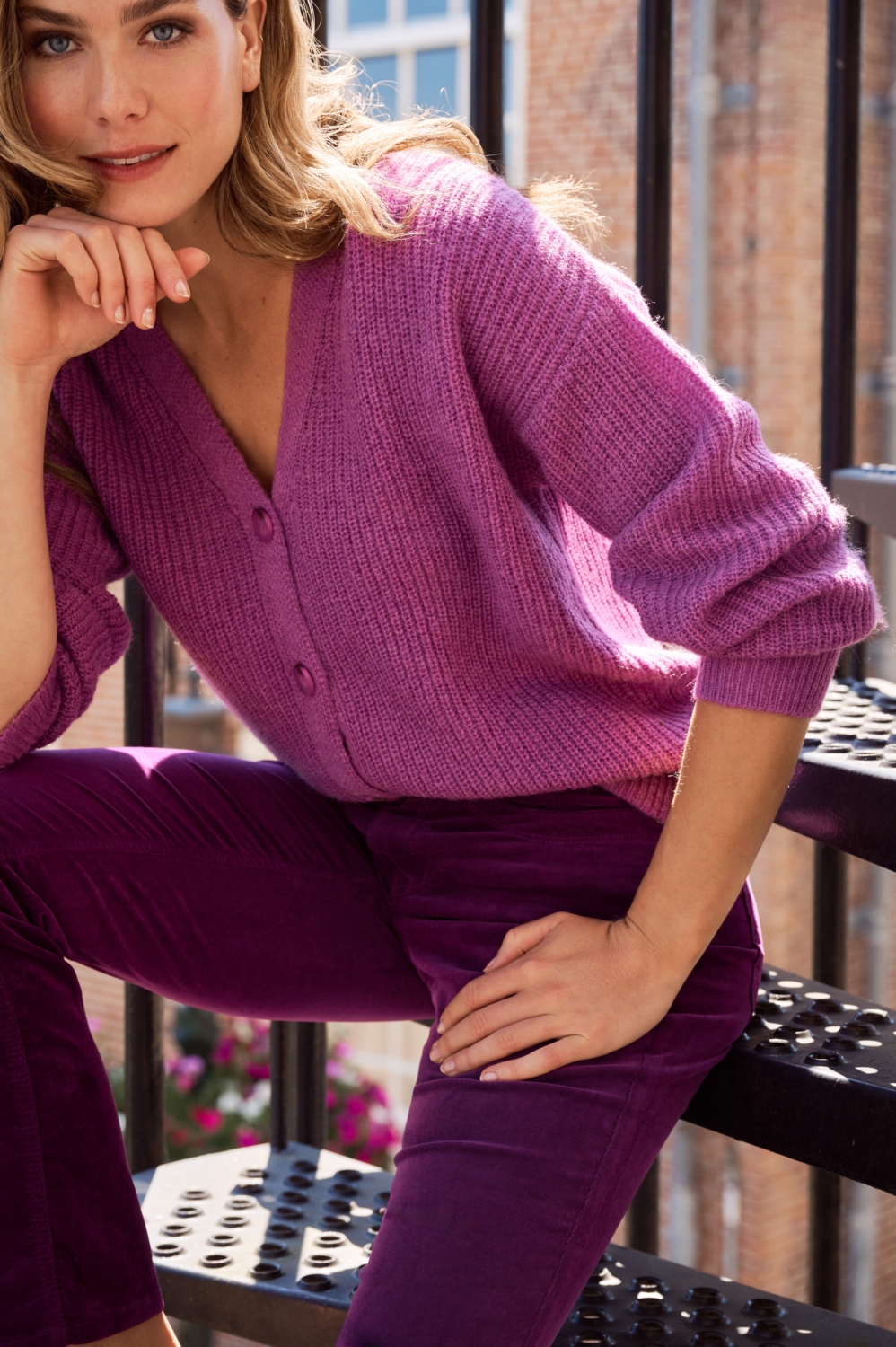 Red Button | Efar Fashion